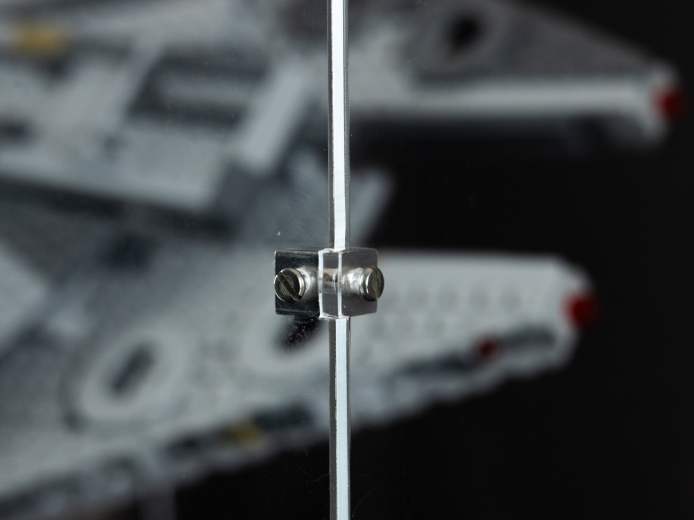 LEGO® Millennium Falcon™ (75257) Display Case