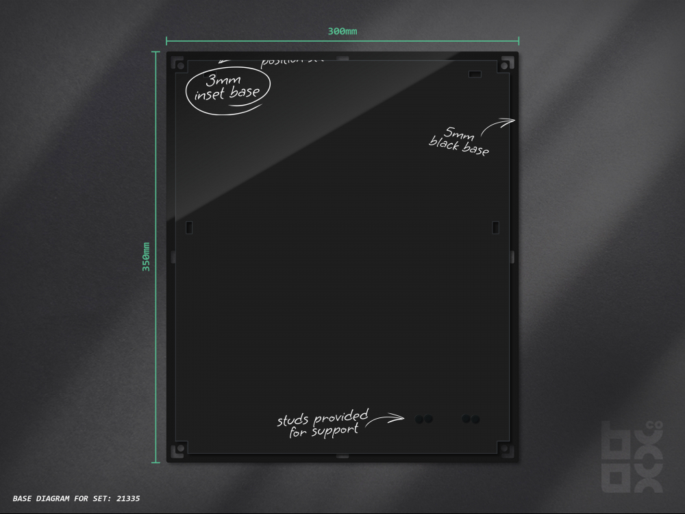 LEGO® Motorised Lighthouse Display Case (21335)