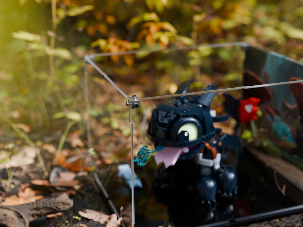 LEGO® How to Train Your Dragon: Toothless (10375) Display Case