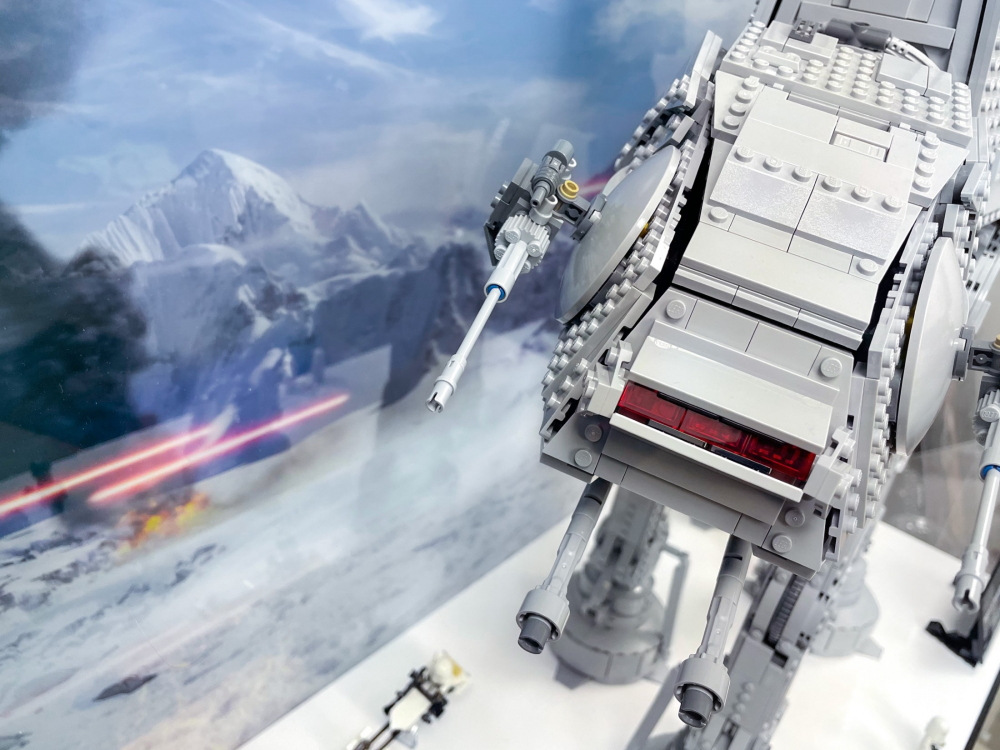 LEGO® UCS AT-AT Display Case (75313)