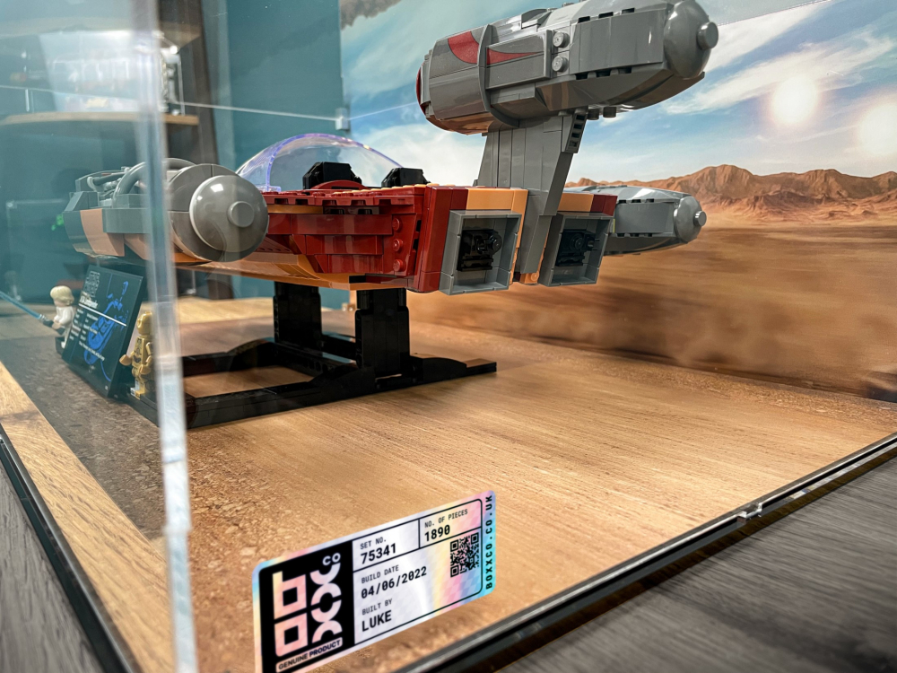 LEGO® UCS Luke Skywalker’s Landspeeder™ Display Case (75341)