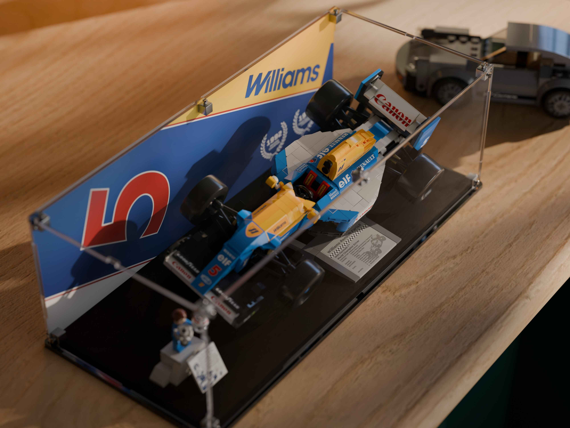 LEGO® Williams Racing FW14B & Nigel Mansell (10353) Display Case