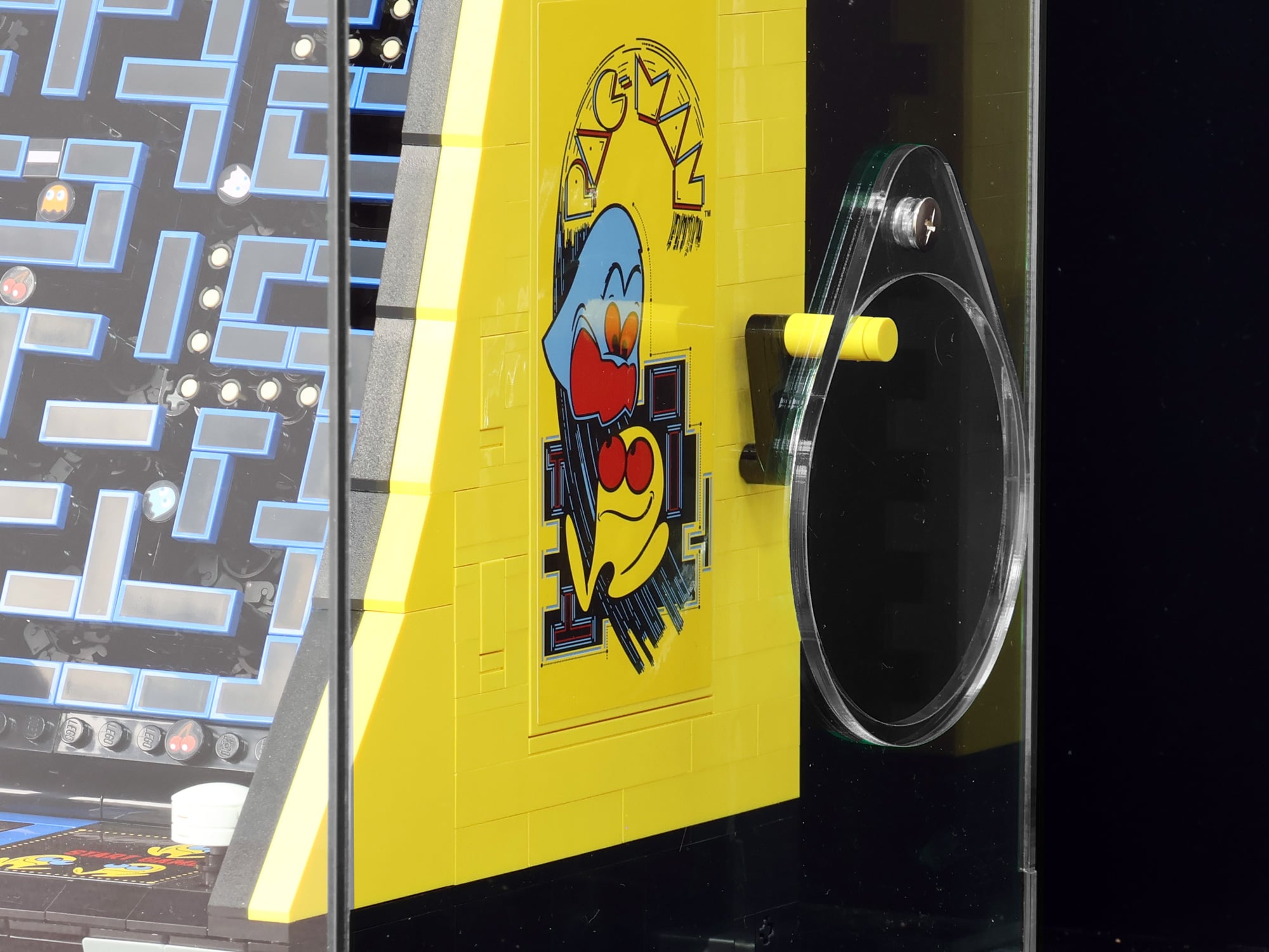 LEGO® Icons PAC-MAN Arcade (10323) Display Case