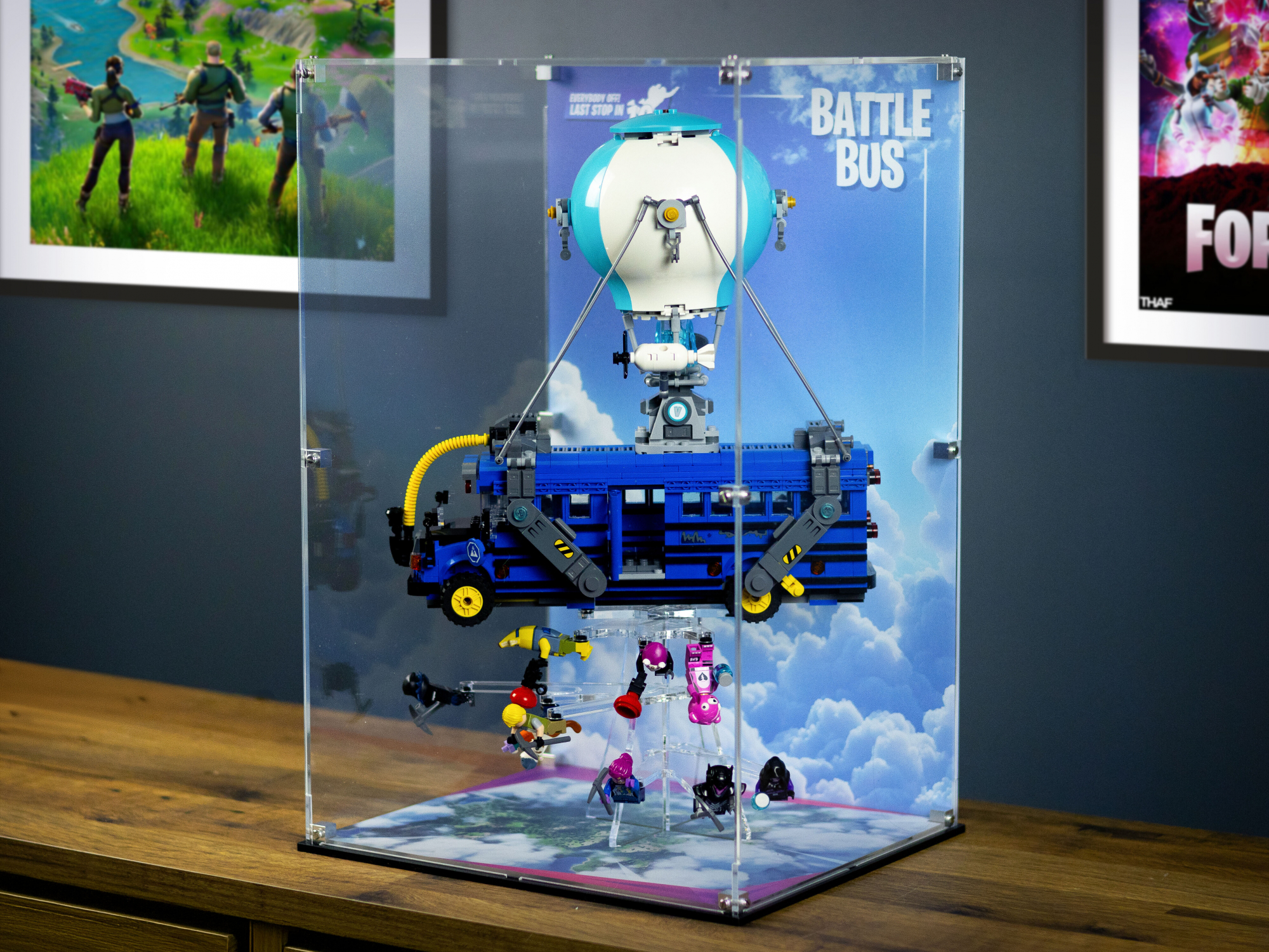 LEGO® Fortnite: Battle Bus (77073) Display Case