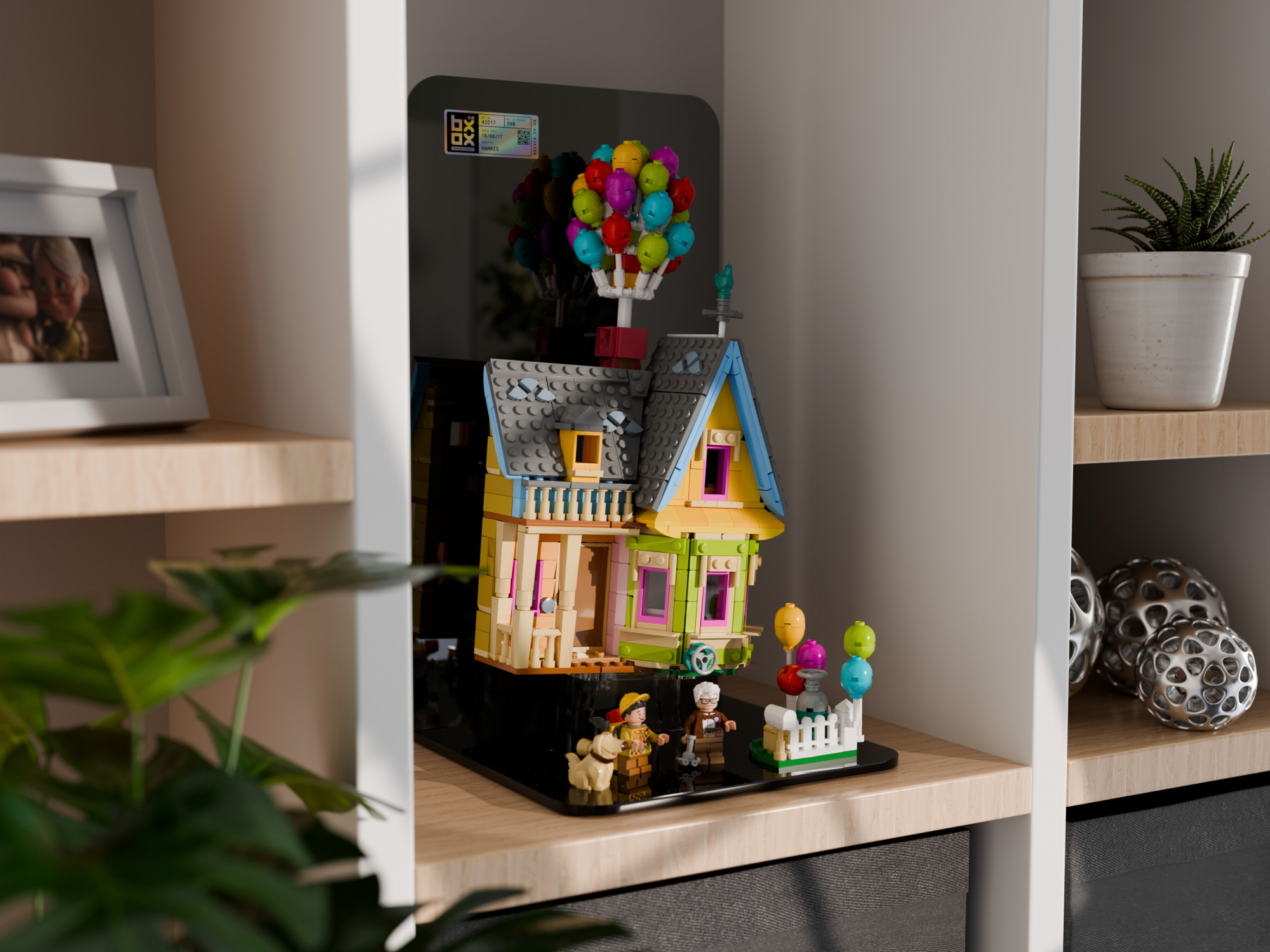 LEGO® ‘Up’ House (43217) SetScape Display
