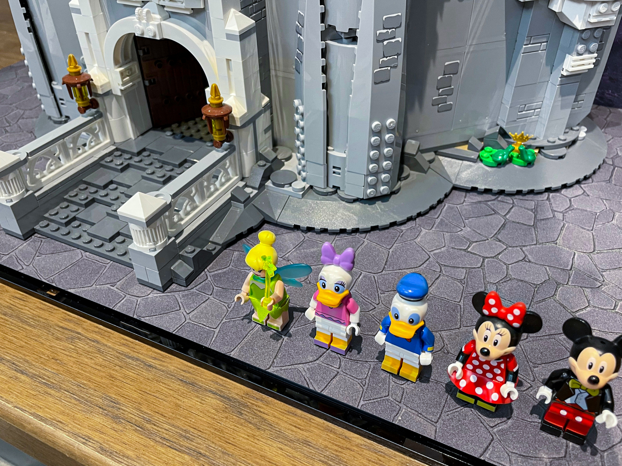 LEGO® Disney The Disney Castle Display Case (71040)