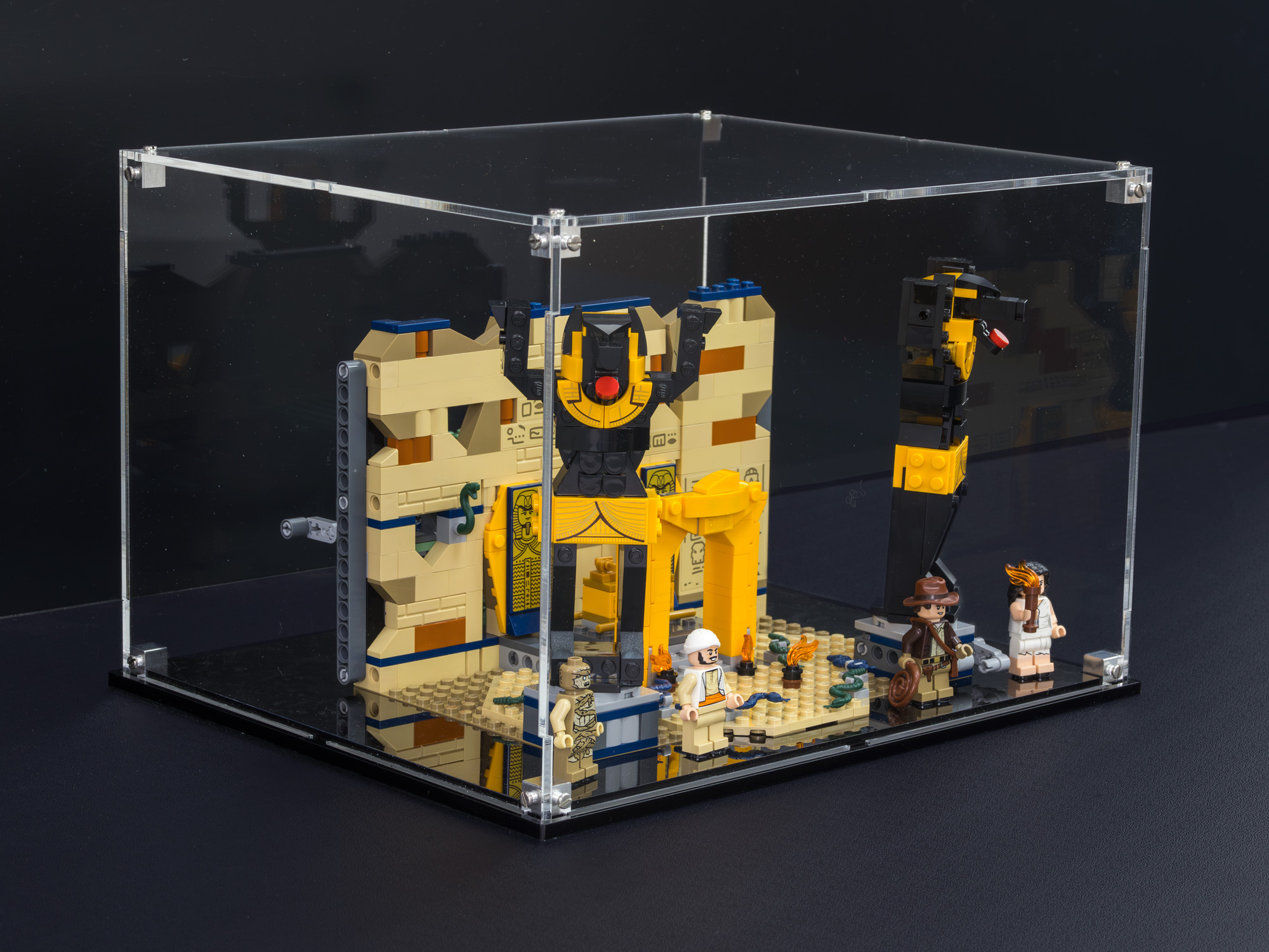LEGO® Indiana Jones™ Escape from the Lost Tomb (77013) Display Case