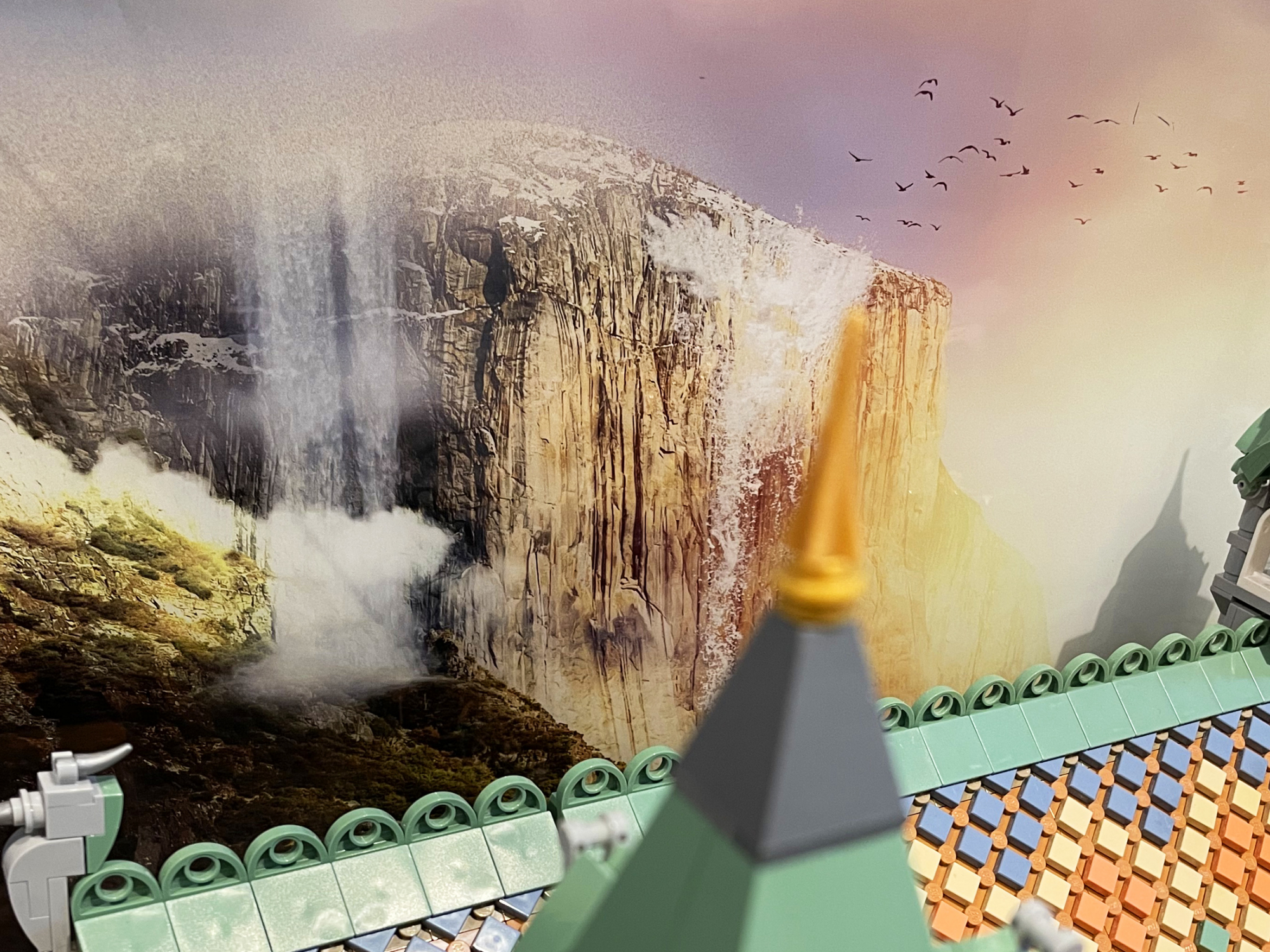 LEGO® Rivendell Display Case (10316)