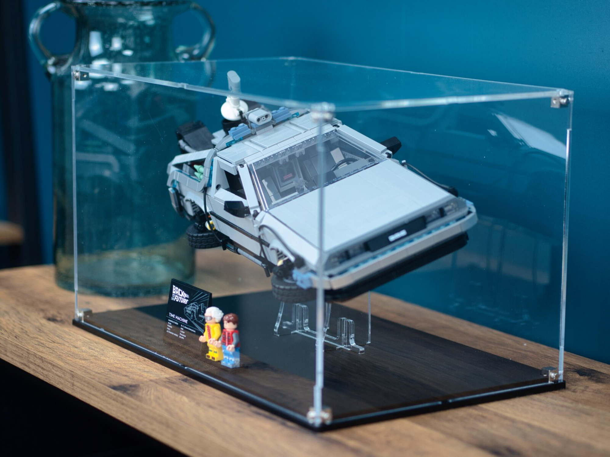 LEGO® Back to the Future Time Machine Display Case (10300)