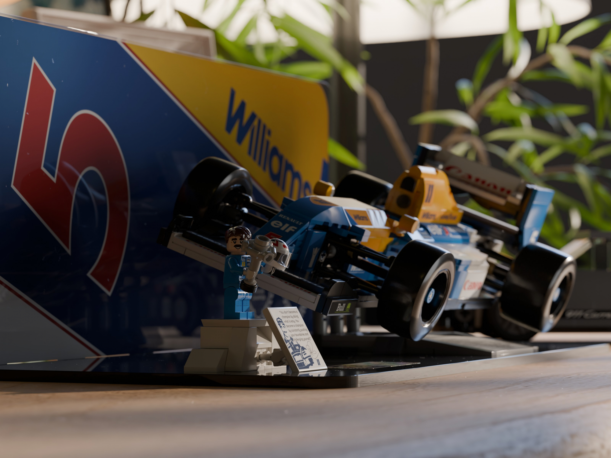 LEGO® Williams Racing FW14B & Nigel Mansell (10353) SetScape Display