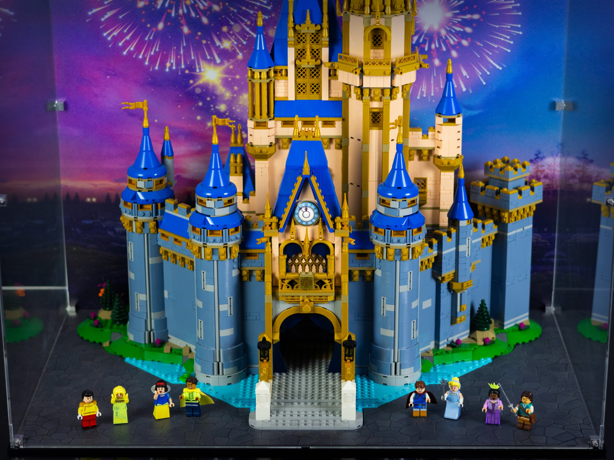 LEGO® Disney Castle - 100th Anniversary (43222) Display Case