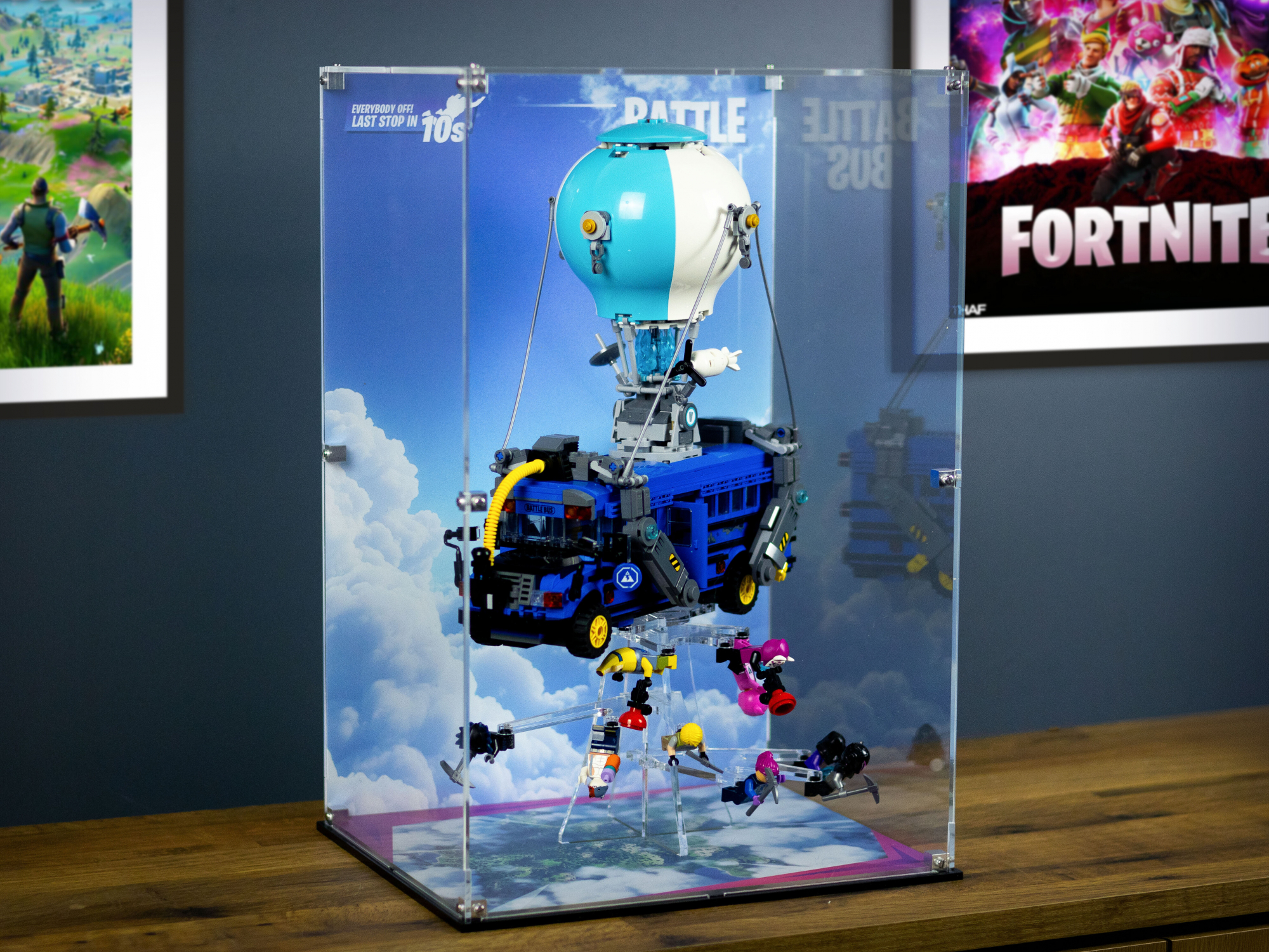 LEGO® Fortnite: Battle Bus (77073) Display Case