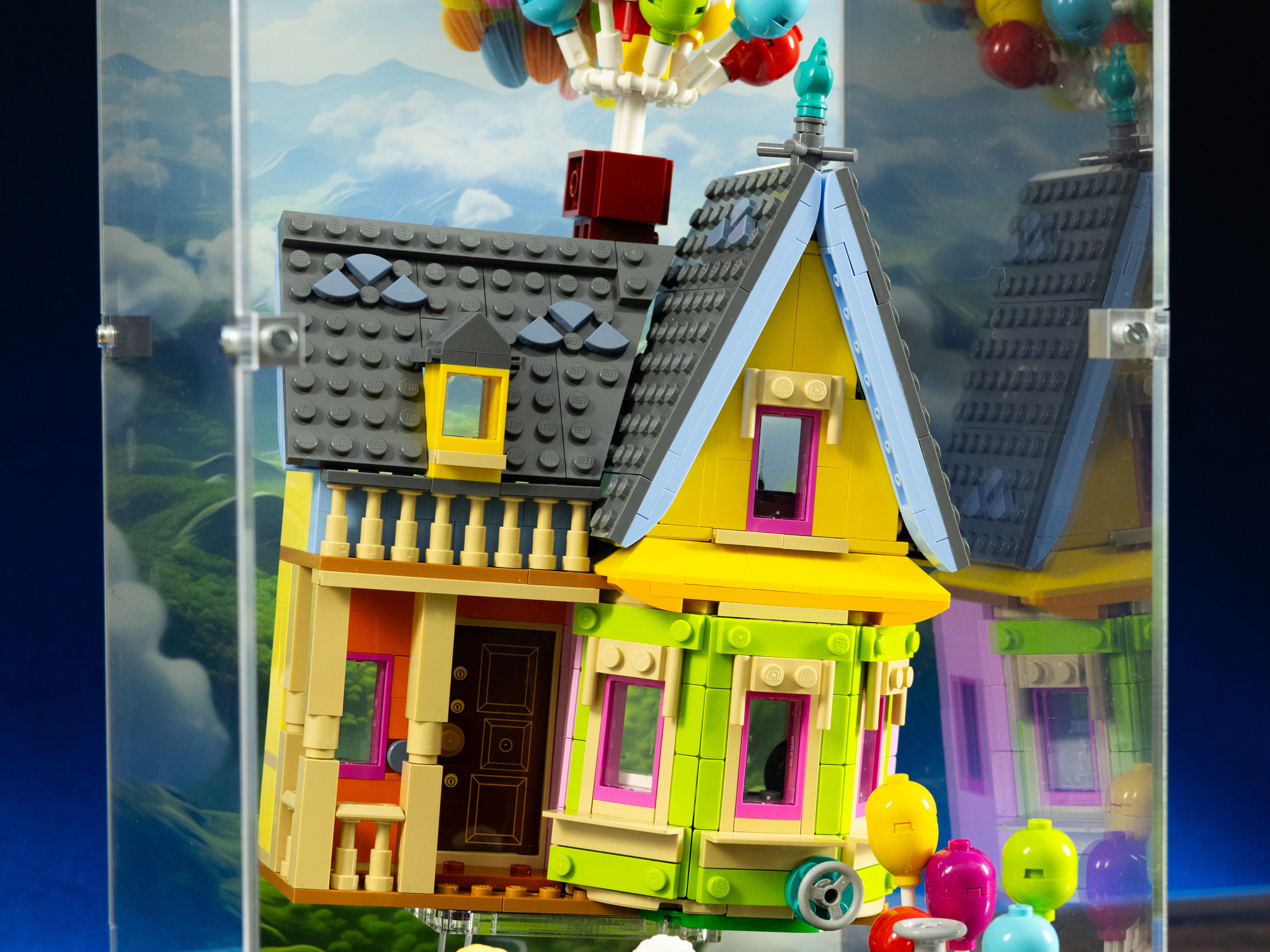 LEGO® ‘Up’ House (43217) Display Case