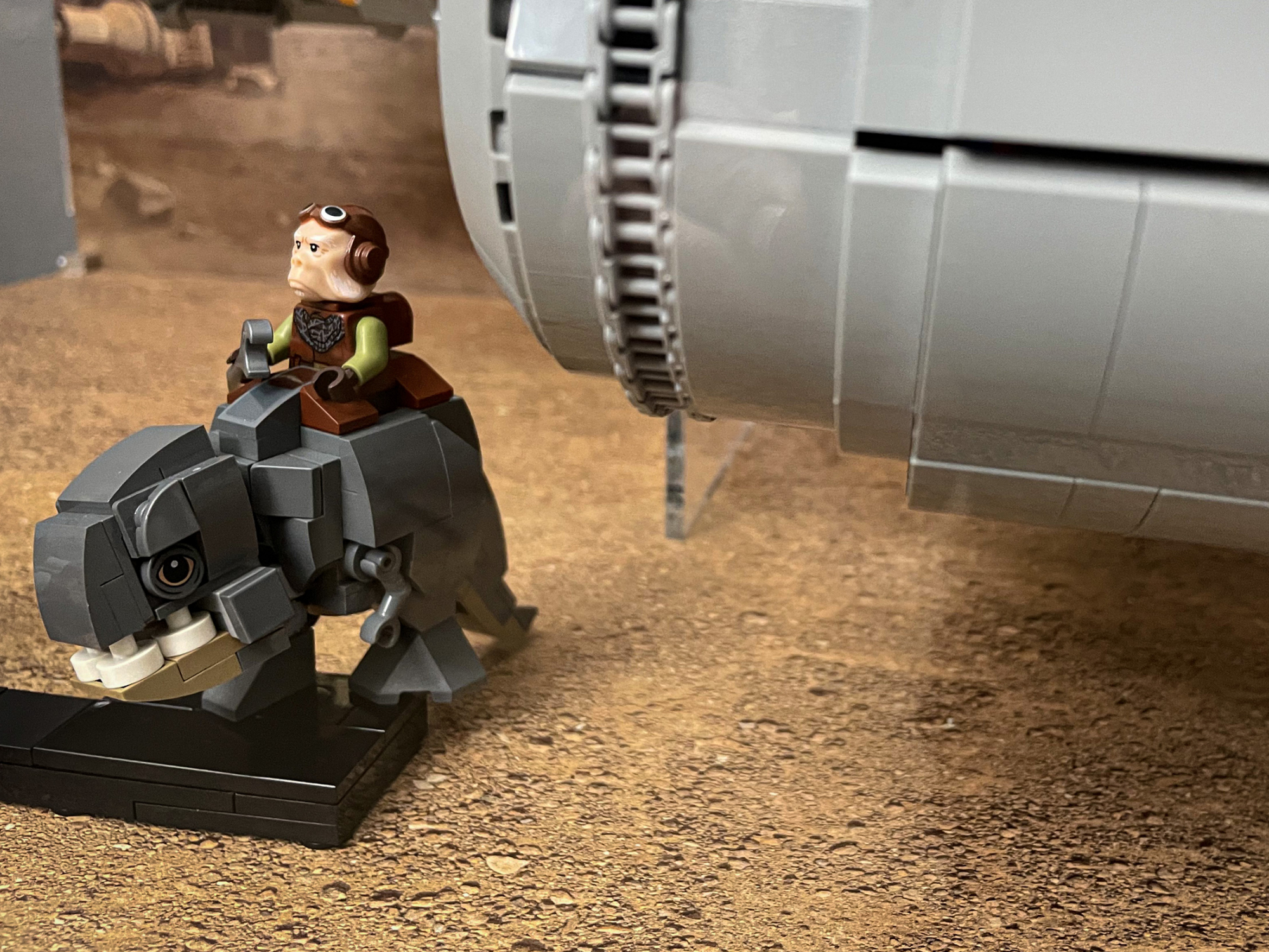 LEGO® UCS The Razor Crest™ Display Case (75331)