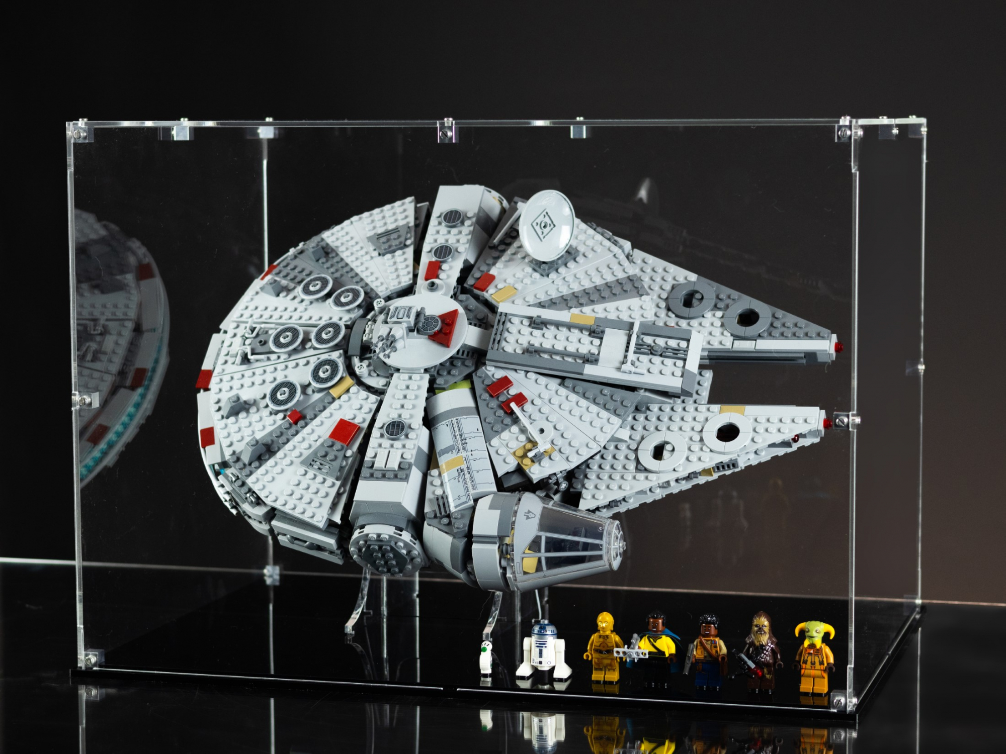 LEGO® Millennium Falcon™ (75257) Display Case