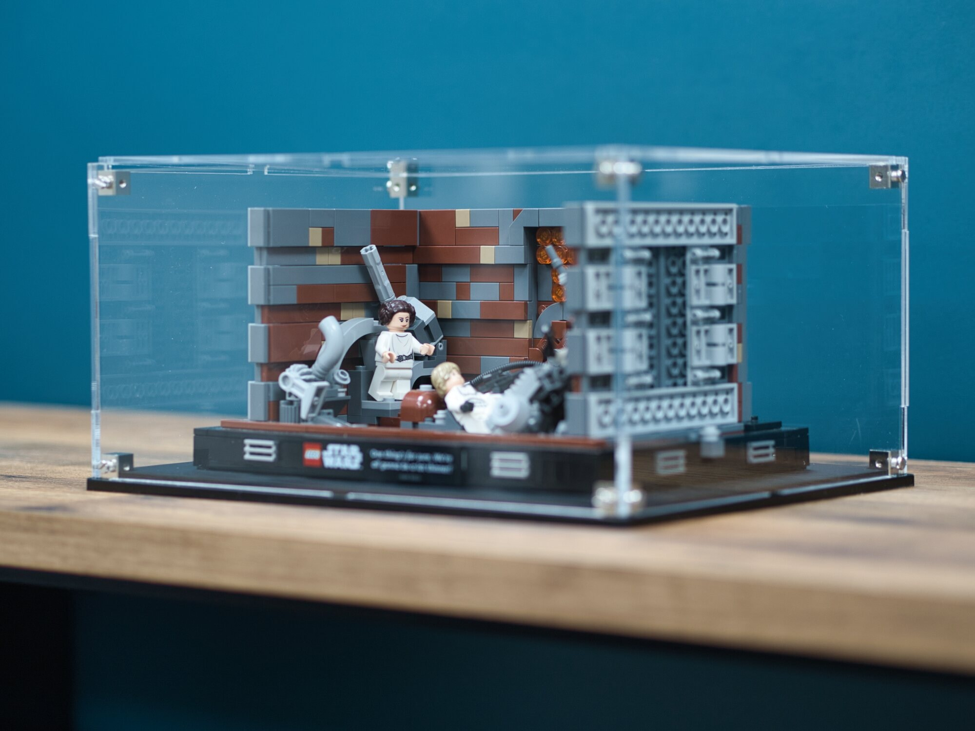 LEGO Death Star Trash Compactor Diorama Display Case (75339)